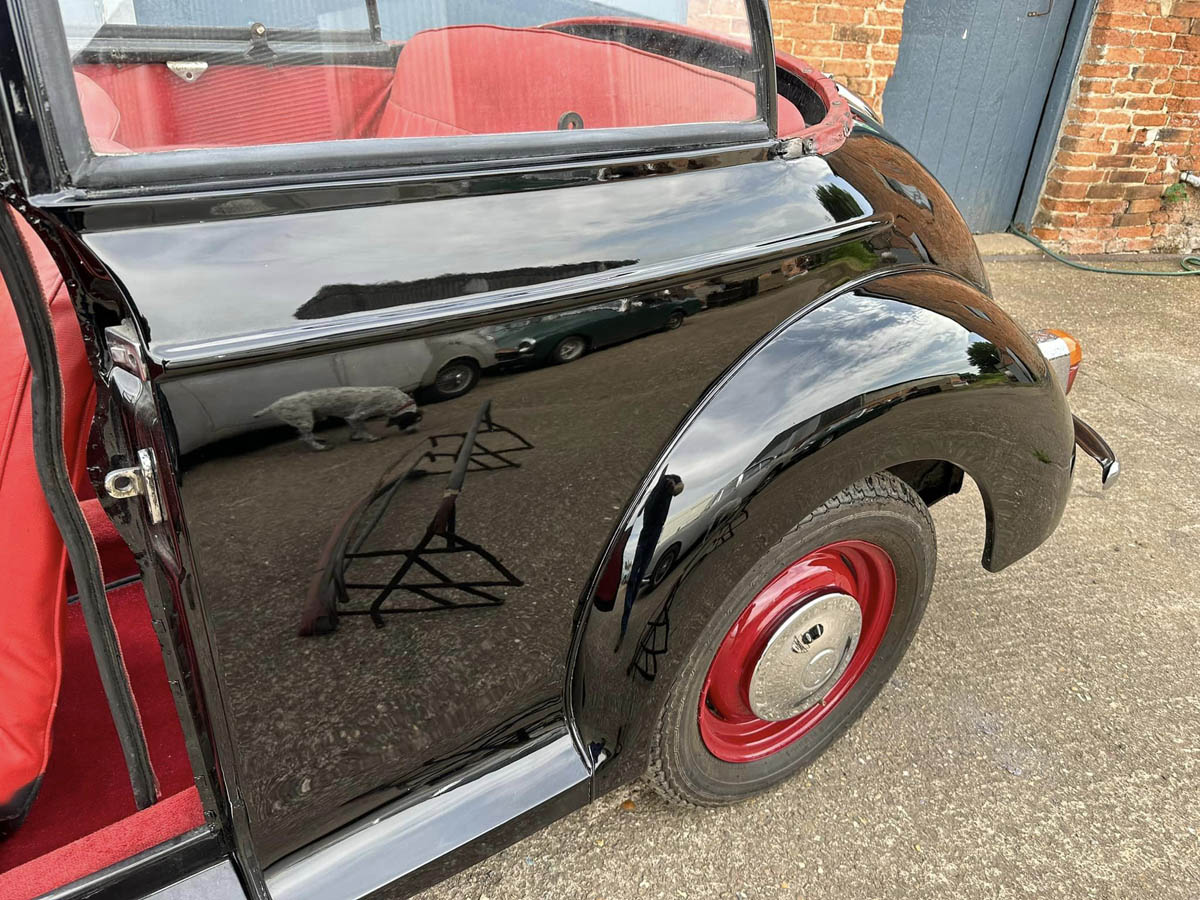 Morris Minor Convertible - BBV749B - Richard Lee Classic Cars