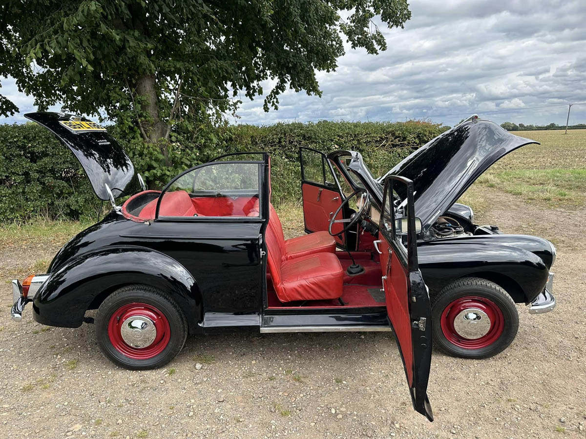 Morris Minor Convertible - BBV749B - Richard Lee Classic Cars